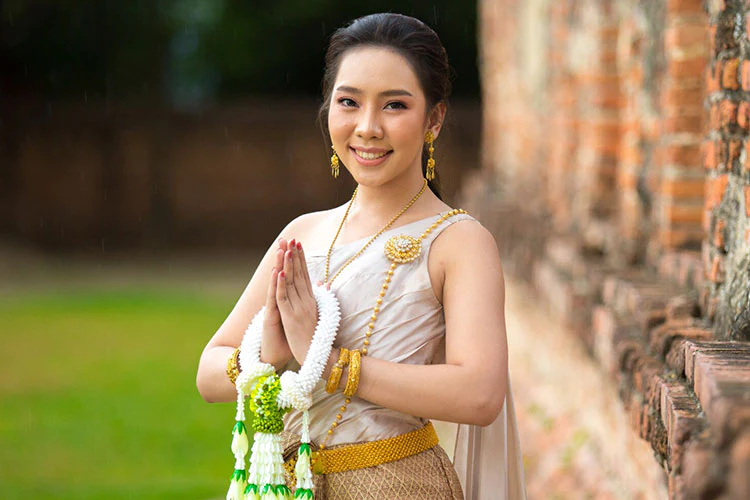 DIRE BONJOUR EN THAILANDAIS ET AUTRES EXPRESSIONS UTILES